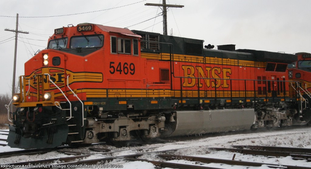 BNSF 5469